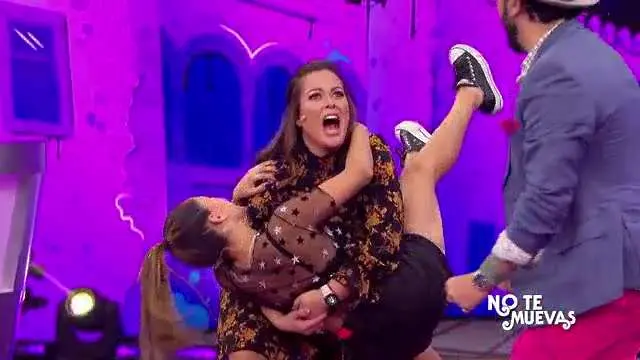 “Aguántalo como si fuera el parto”: Mariana carga a Jessica en ‘No te ...