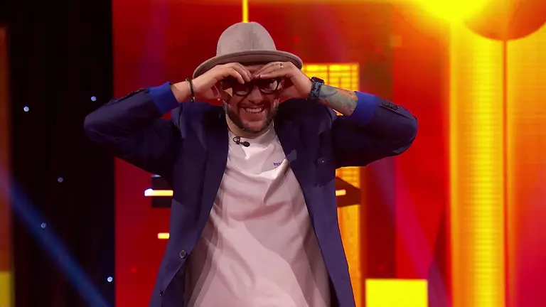 Faisy se echa de cabeza en ‘Me caigo de risa’ | Shows Me caigo de risa ...