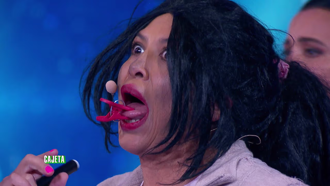 La Chupitos no se salva de las pincitas: “¿Puedo escoger qué lengua ...