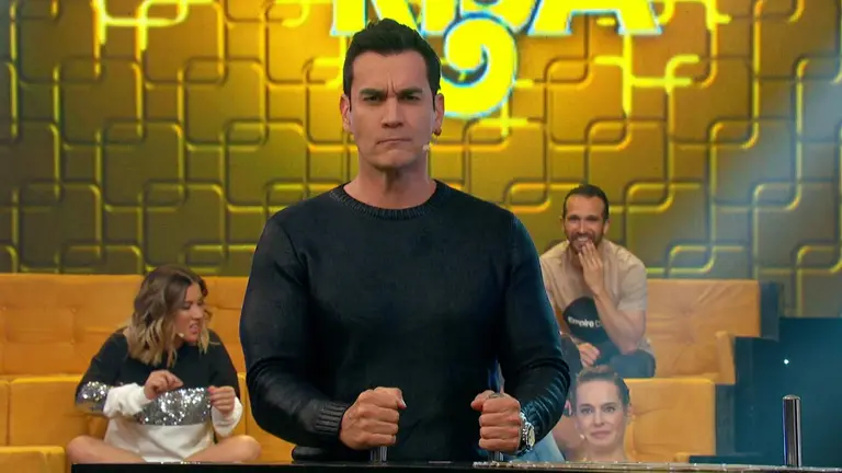 ¡Me duele la cara de ser tan guapo! David Zepeda inspira nuevo reto ...