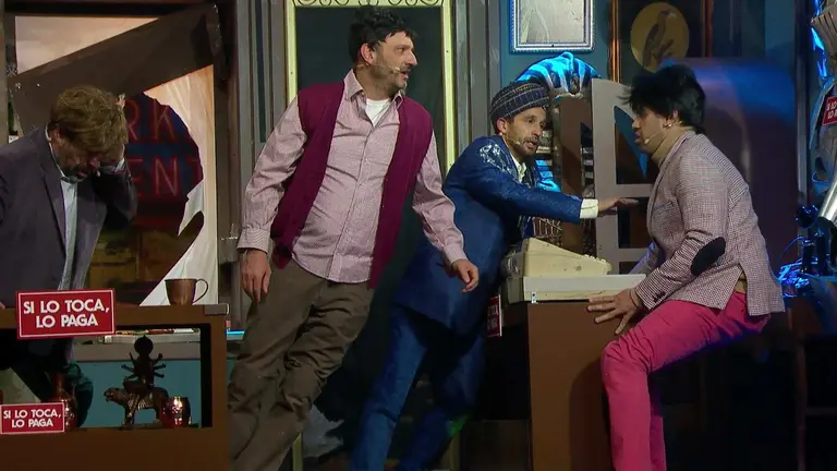 "Me wacareó la muñeca": El Escenario inclinado es una tienda embrujada ...