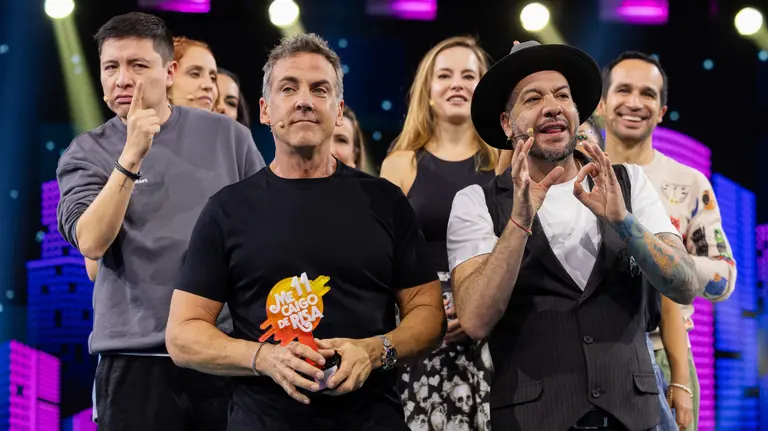 Me Caigo de Risa 2025 Capítulo 15: Carlos Ponce le agarra las pompas a Poncho Borbolla en la ...