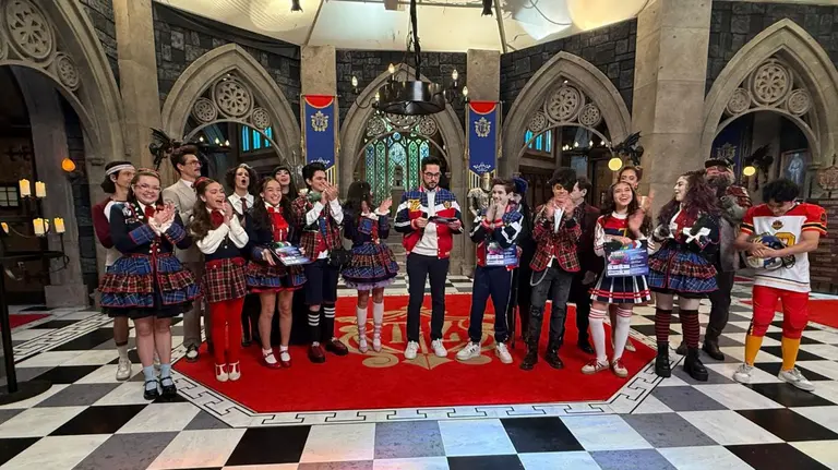 Pedro Ortíz de Pinedo presenta ‘Tomy Zombie’, la serie que pronto llegará al 5 | Canal 5 Home ...