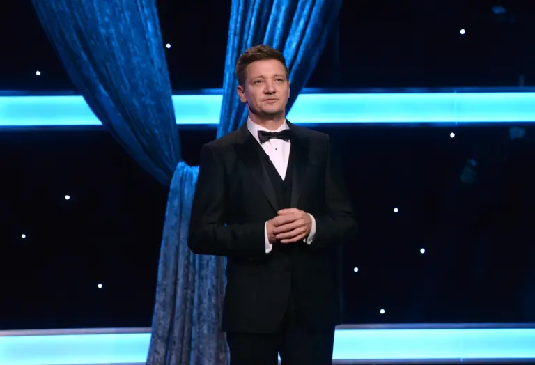 Jeremy Renner escribió una nota con su última voluntad tras accidente | Canal 5 Home Peliculas ...