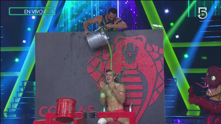 Baba de perico: Memo Corral se encargó de que Brandon recibiera su castigo | Shows Guerreros ...