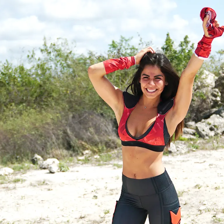 Mira las mejores fotos de Daniela "La Sargento" Fainus en acción | Shows Reto 4 Elementos | Canal5