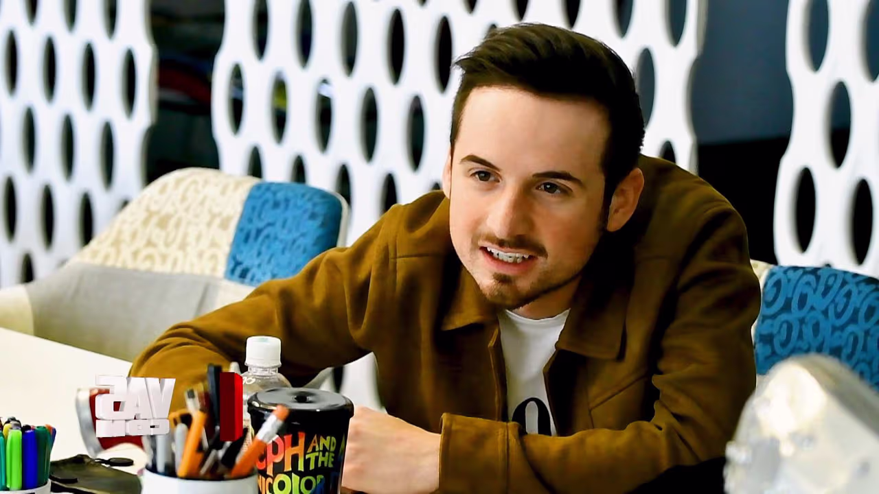 La gente quiere a "Hugo Sánchez" de Club de Cuervos en una obra de ...