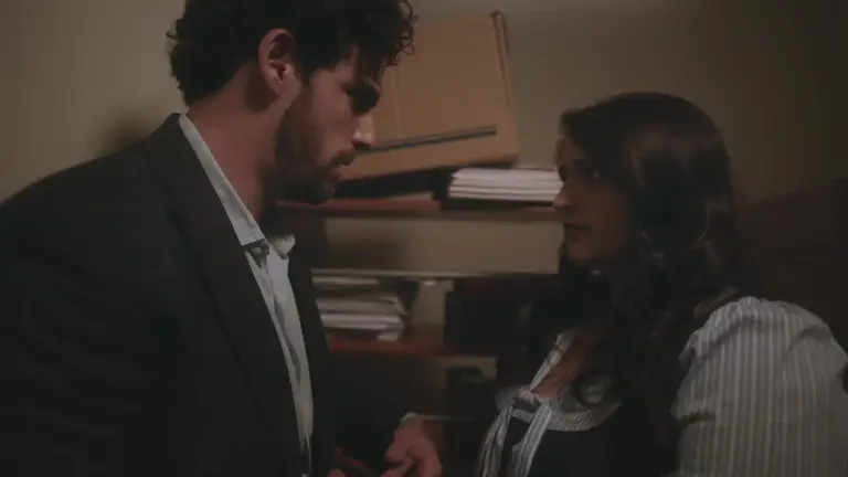 Rafa quiere confesarle sus sentimientos a María | Series Contrato de ...