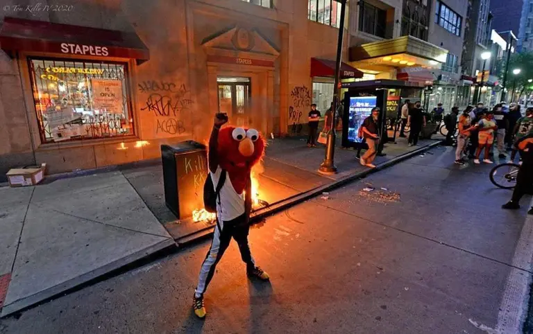 Elmo aprendió a no ser racista y hay gente ofendida por ello | Canal 5 ...