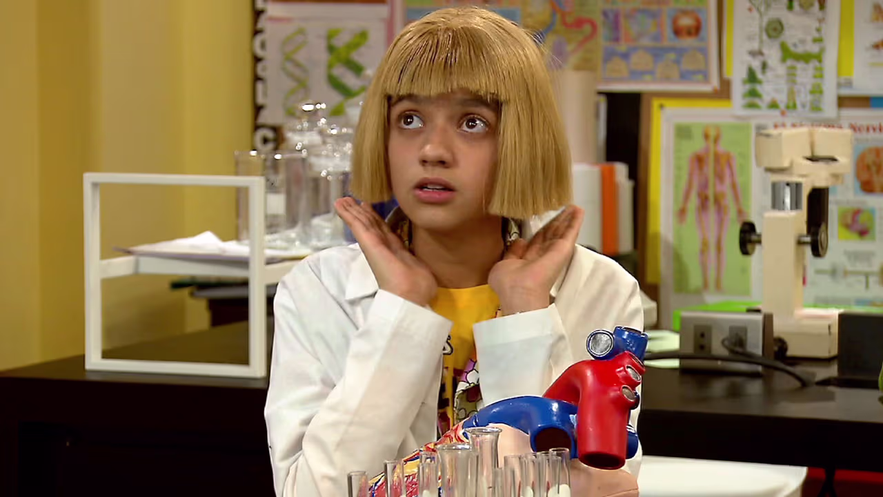 Monche cambia de look | Series La CQ | Canal5
