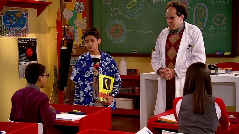 Monche confiesa que le copió el examen a Beto | Series La CQ | Canal5