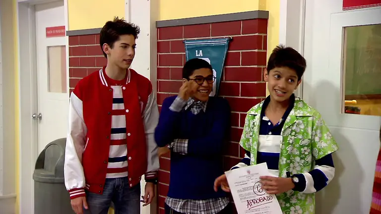 Monche pasa el examen de panzazo | Series La CQ | Canal5