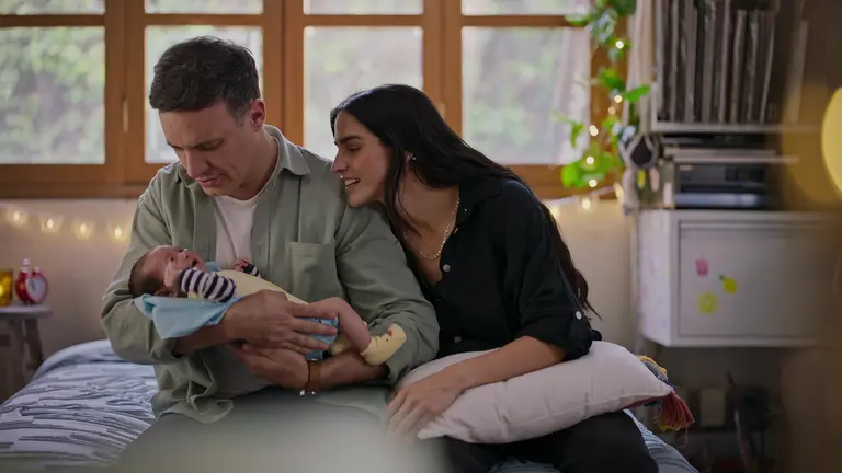 LaLola Temporada 2 Capítulo 10: Mariposas o riesgo en la profecía ...