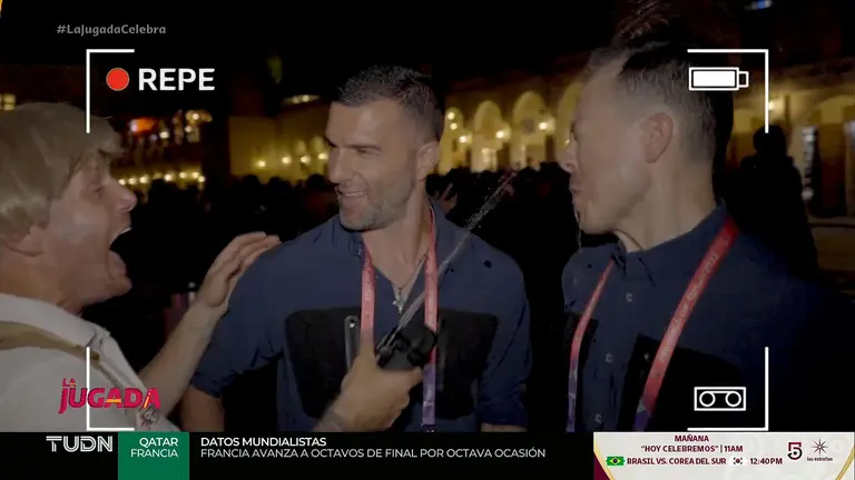 Facundo lanza agua a los turistas con falsa entrevista y así le fue ...