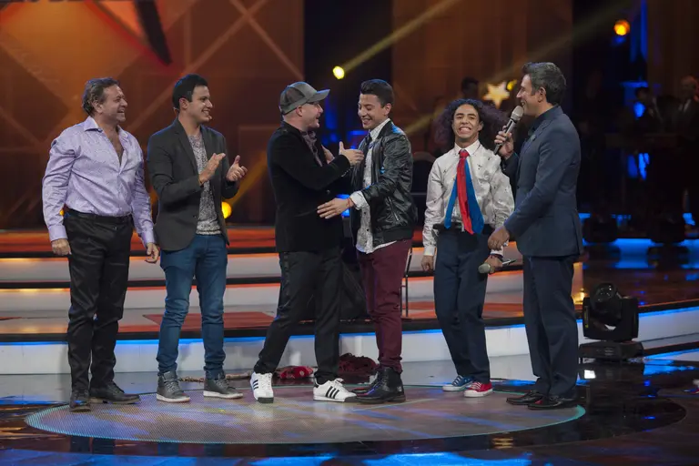 Facundo en PARODIANDO 'Noches de traje' | Home Televisa Series y ...