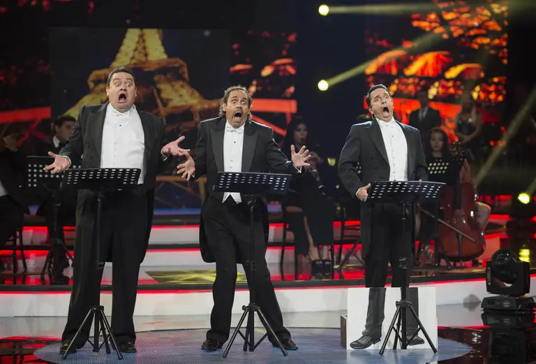 Parodiando 'Noches de traje' hizo reír en su segunda emisión | Home ...