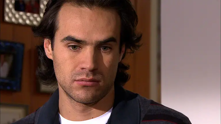 Alma de Hierro 216: Sebastián confirma que la relación de Renata y Wicho va en serio | Shows ...