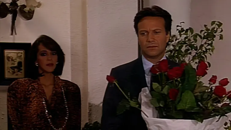 Simplemente María 94: Rafael descubre la reconciliación de María y Víctor | Shows tlnovelas ...